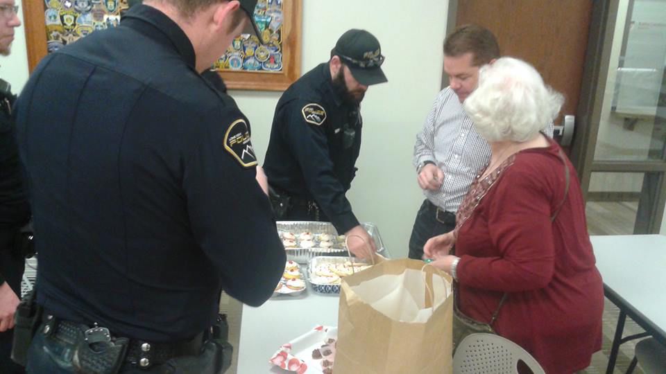 Woman from viral photo continues to support Lone Peak police in random ...
